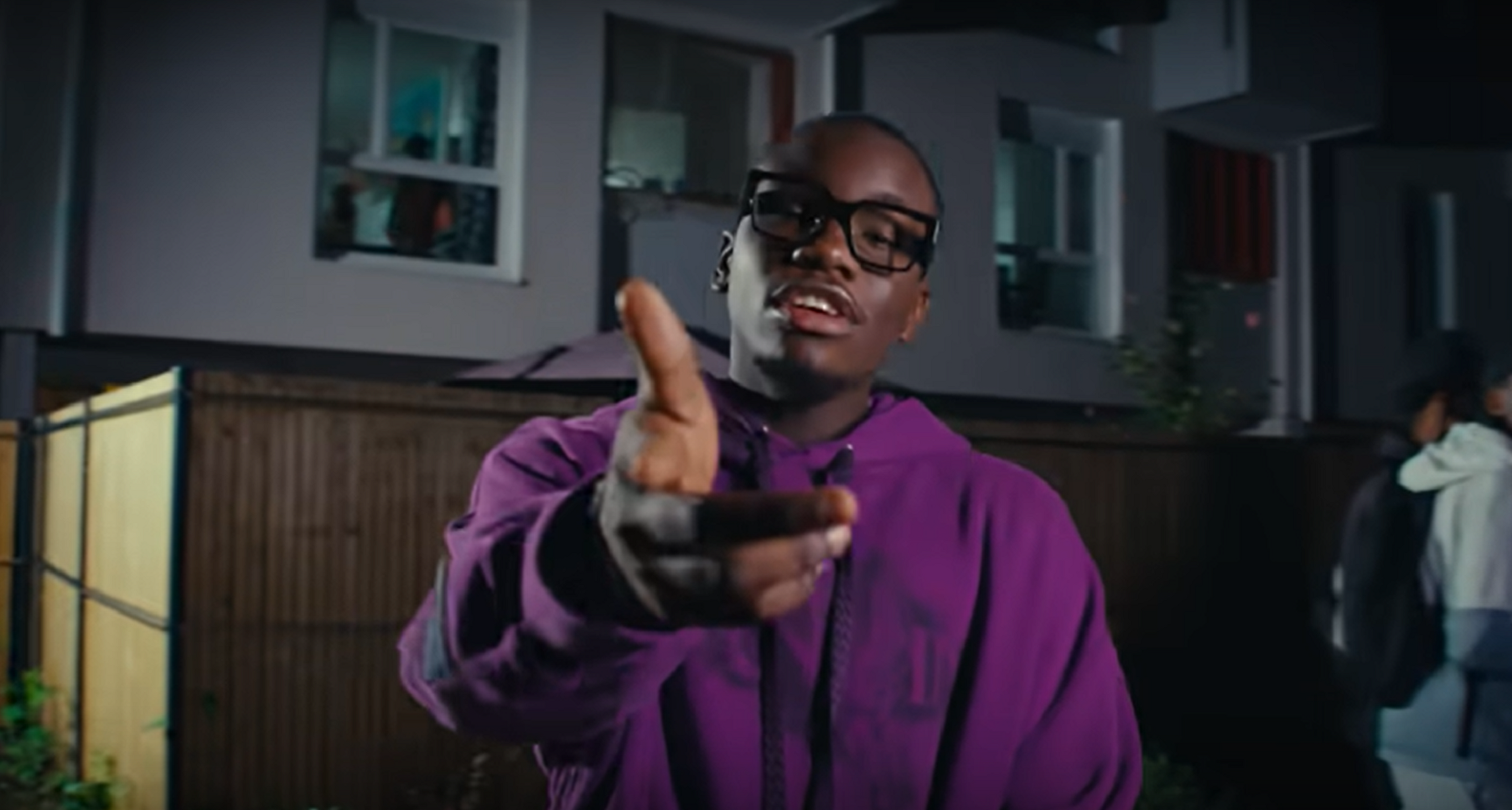 Jungeli dévoile son premier album "En Attendant Pour Le Peuple"