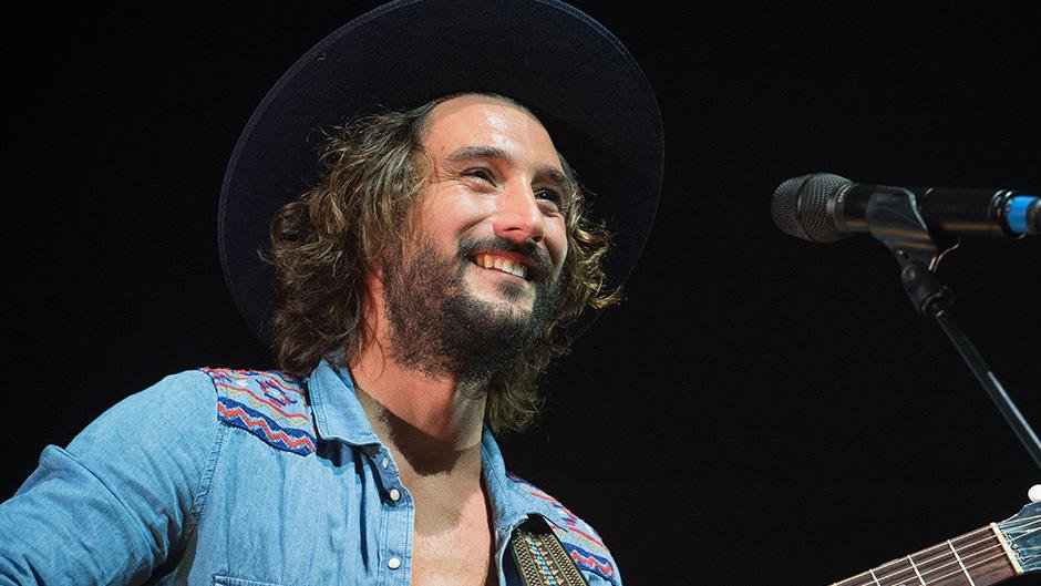 Jérémy Frerot revient en solo avec un album et une tournée!