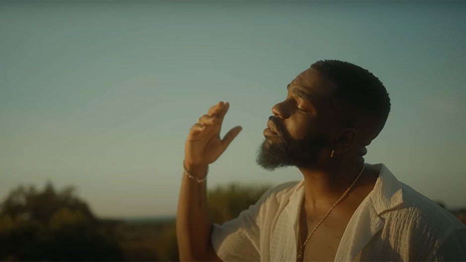 Clip Tayc - Dis moi comment - NRJ.fr